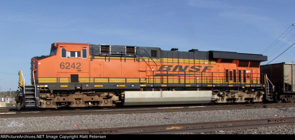 BNSF 6242